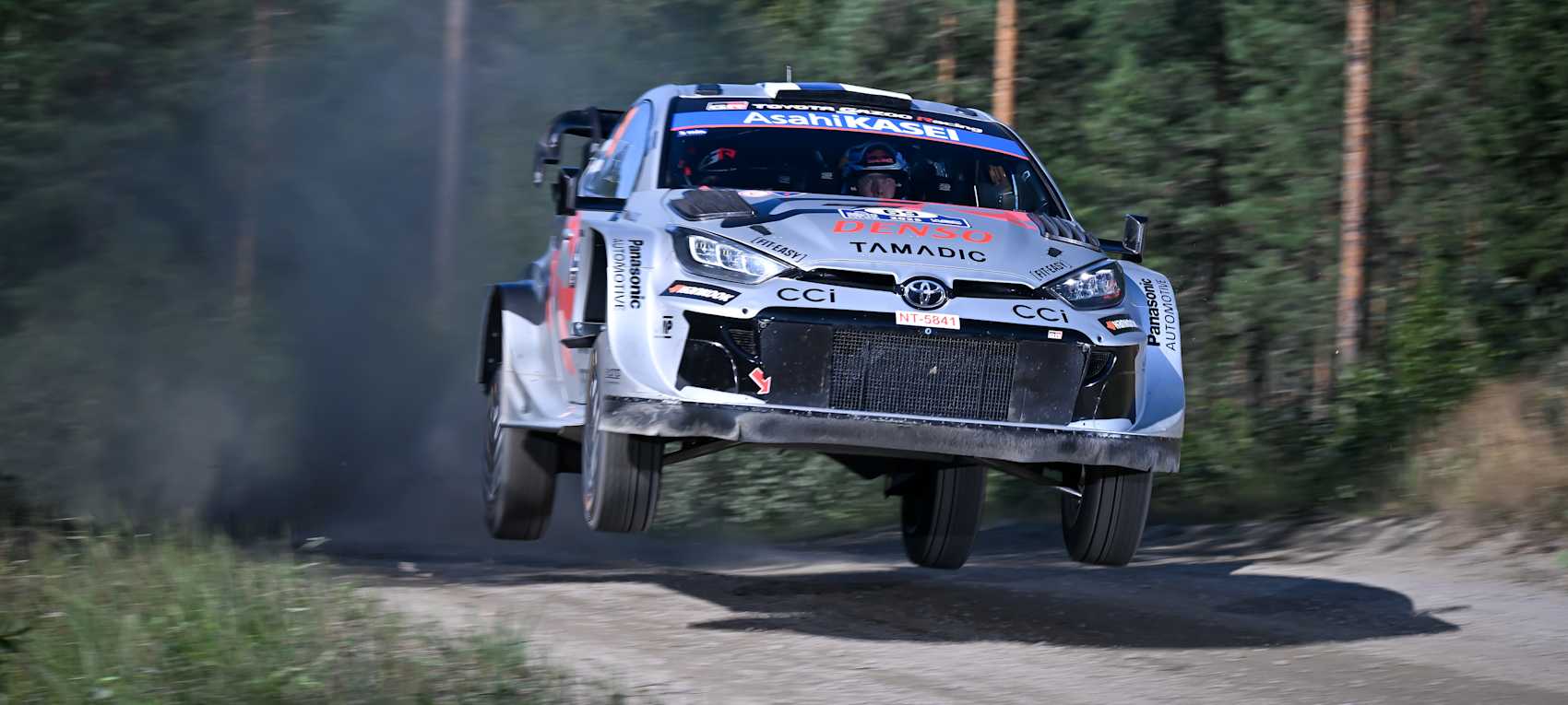 Rovanperä lidera el Rally de Finlandia tras un viernes electrizante